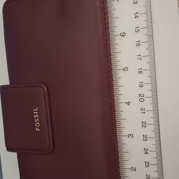 Fossil | Bags | Fossil Wallet | Poshmark